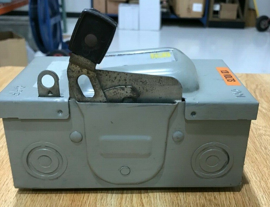 SQUARE D 30A 240VAC TYPE 1 ENCLOSURE SAFETY SWITCH D221N SER. E1 | eBay