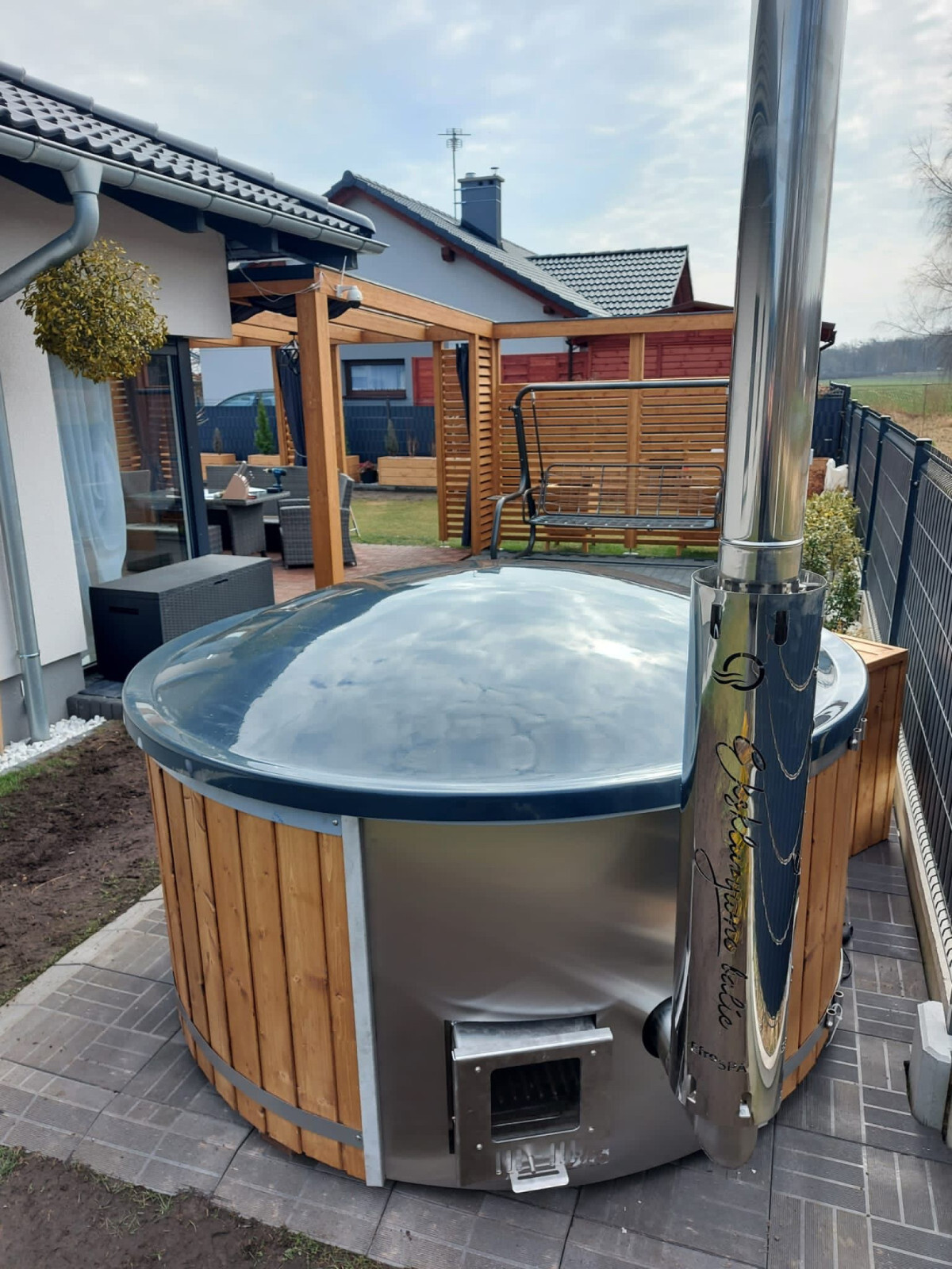 Hot Tub Outdoor Whirlpool Finntherm Holz BadeFass mit Holzofen BE Ø 2 m ...