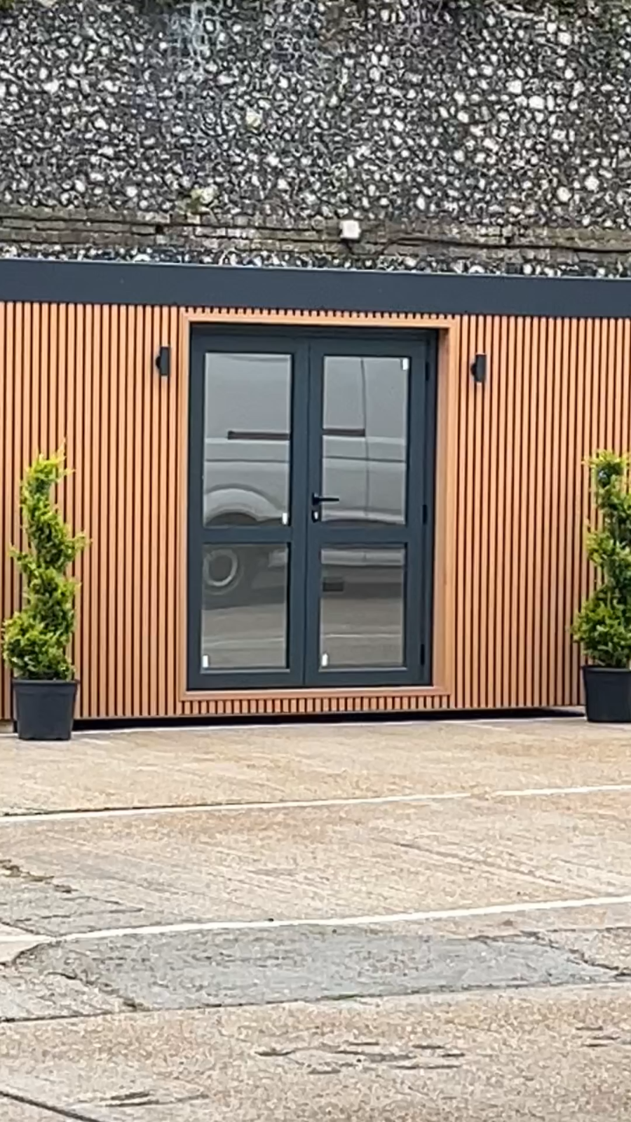 insulated modular office outbuilding garden room man cave pod 2.4x4 ...