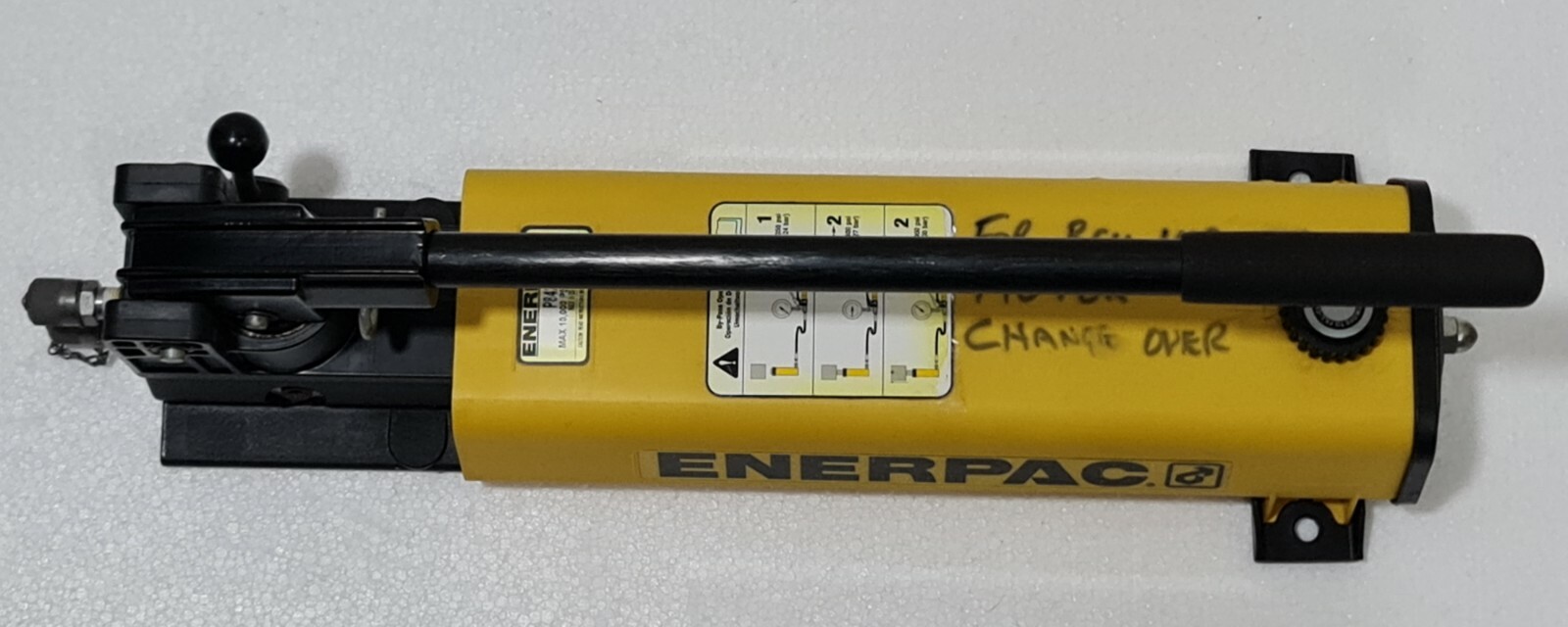 ENERPAC P842 / P-842 TWO SPEED, HYDRAULIC HAND PUMP 700 BAR w/ 4-WAY ...