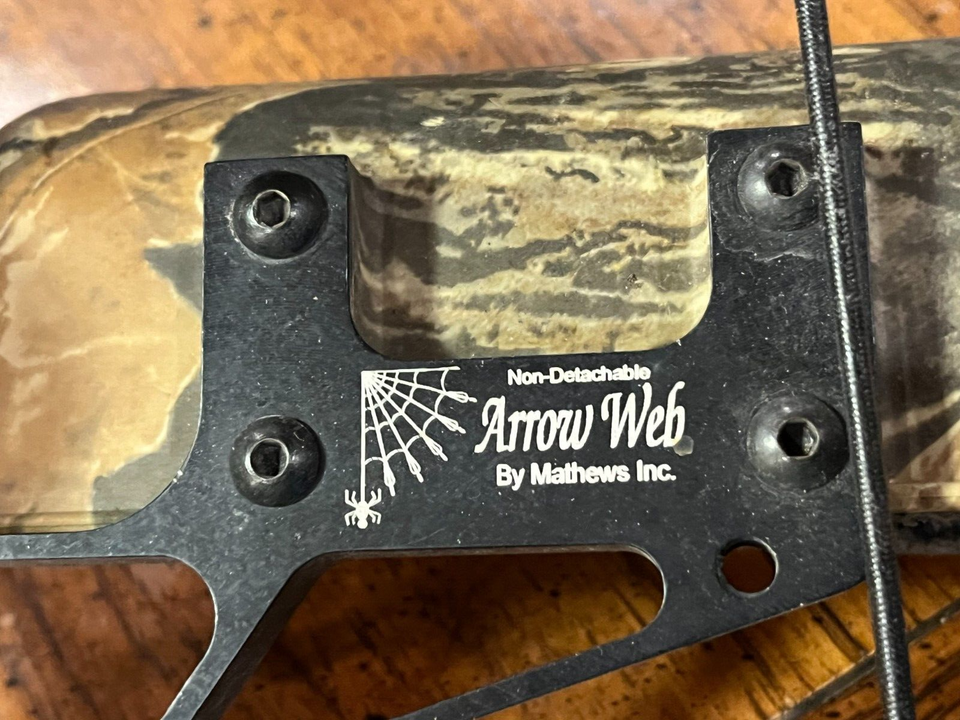 Matthews Q2 Realtree Camo Hunting Bow 70# RH With Quiver | eBay