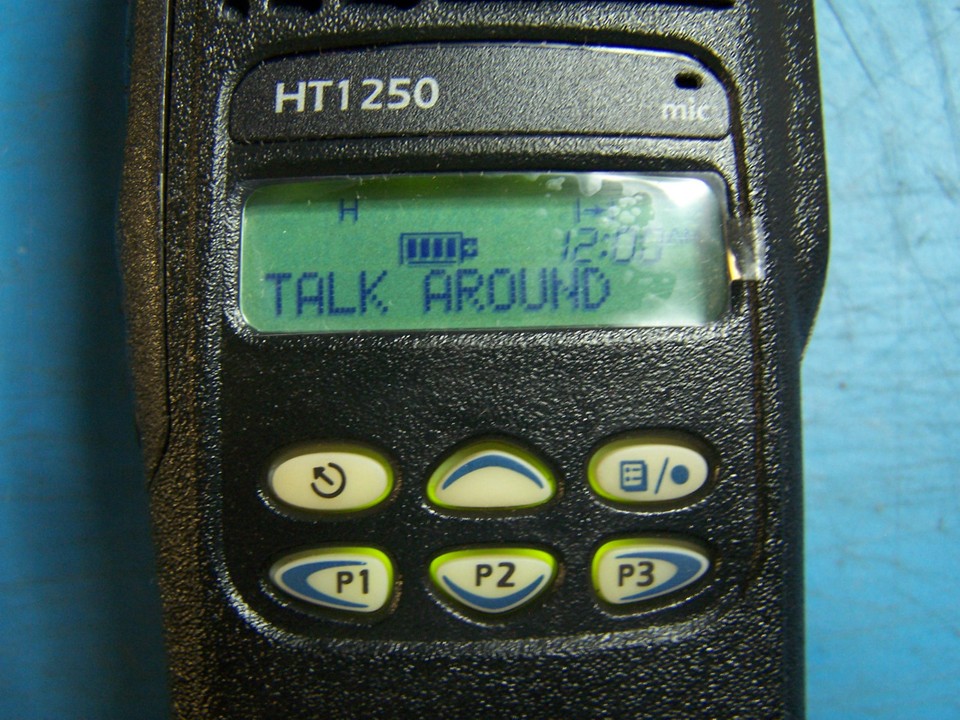 Motorola HT1250 VHF 136-174 128 Channel w/MDC Signaling Mint TESTED ...