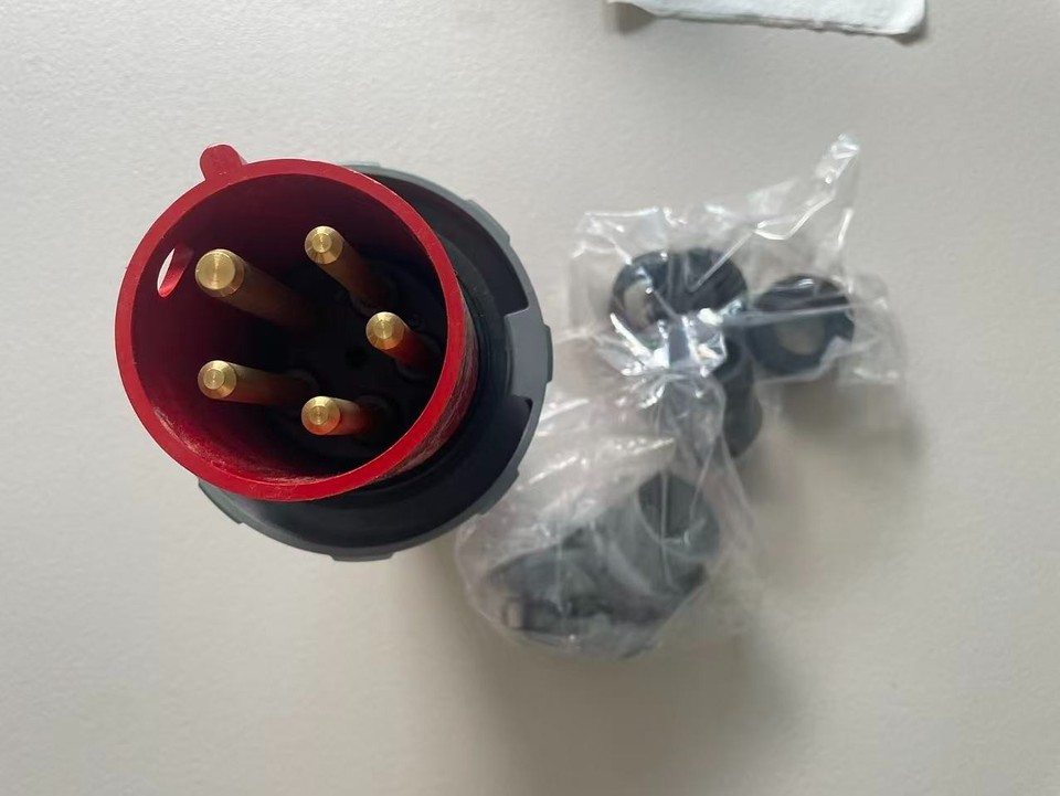 Hubbell HBL560P7W IEC Pin & Sleeve Plug 60A 277/480V 4P5W Watertight | eBay