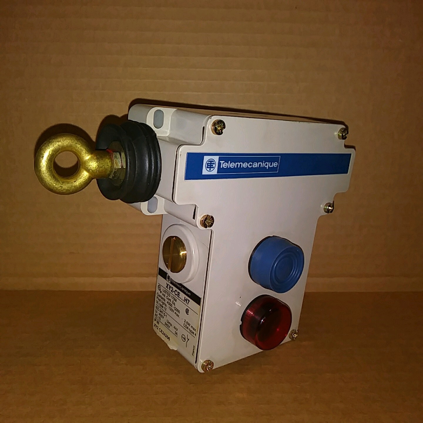 Telemecanique XY2CE2A296H7 E-Stop Cable Pull Switch - New no box | eBay