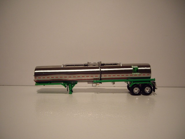 DCP 1/64 Ryno Trucking Pete 389 With 70'' Sleeper and Brenner ...
