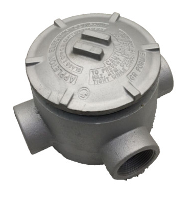 GRX150 APPLETON 4 HUB ROUND CONDUIT OUTLET BOX WITH COVER AND 1.5 INCH ...
