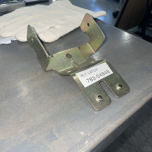 MTD 783-04848 Latch Plate SLT GT 2554 2550 2544 2542 1554 1550 Cub ...