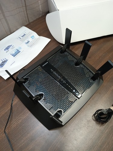 NETGEAR R8000P Nighthawk 1000 Mbps 4 Port Tri-Band WiFi Router ...