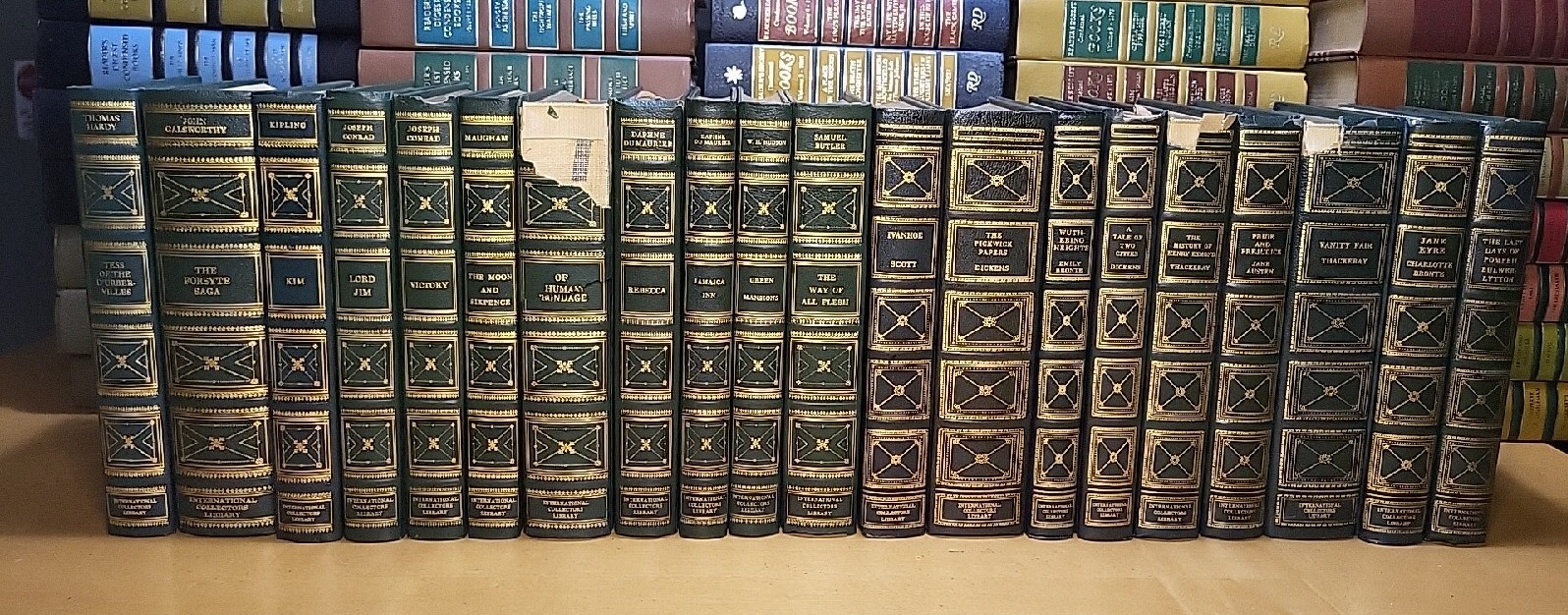 20 International Collectors Library Classics Americana Bookshelf Decor ...