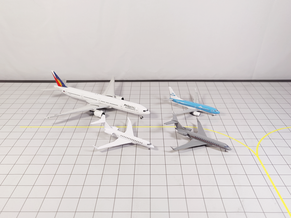 2x Bombardier Global 7500 Business Private Jet Models 1:400 Scale ...