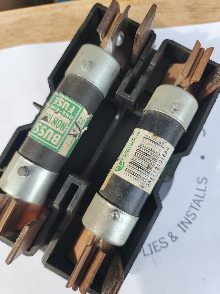 GENERAL SWITCH CORP 100 AMP FUSE FUSIBLE PULLOUT CP100 CP-100 W/ 2X ...