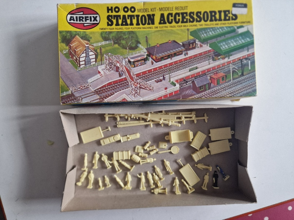 `AIRFIX` HO/OO KITS - PLATFORM FITTINGS + KIOSK & STEPS | eBay UK