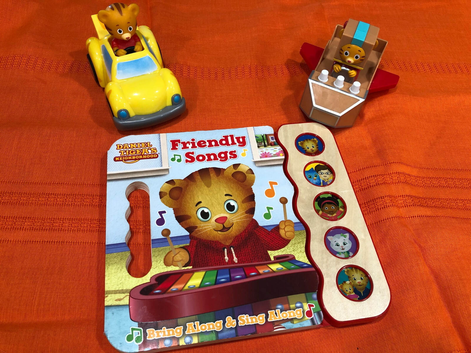 Daniel Tiger's Friendly Songs: Daniel Tiger's Neighborhood & Rocketship ...