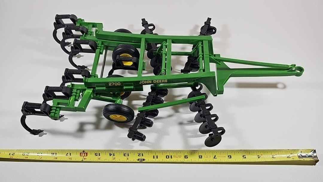 1/16 Ertl Big Farm Series John Deere 2700 Disk Ripper 46766 | eBay