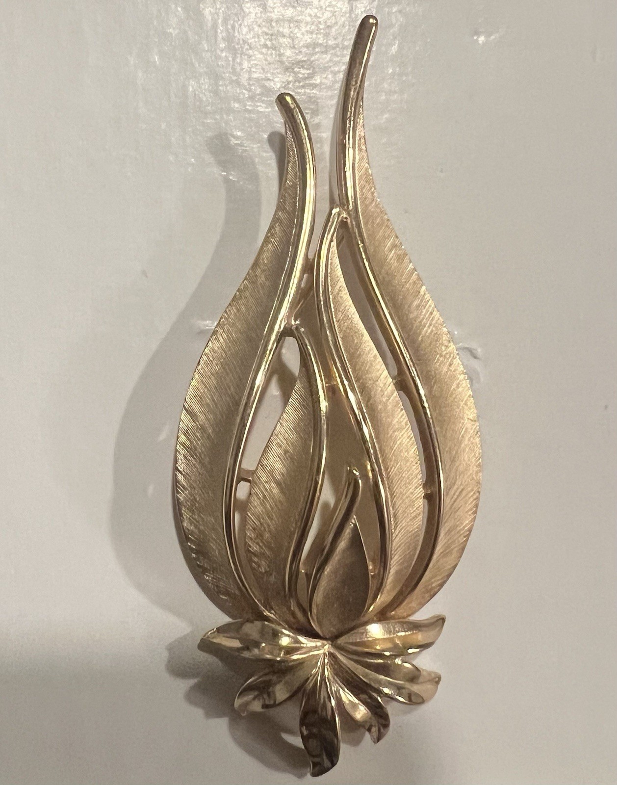 VTG Crown Trifari Brushed Gold Tulip Flower Large Es… - Gem