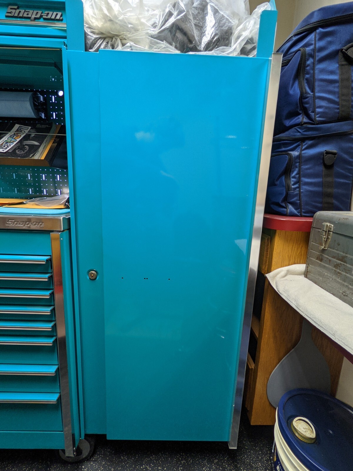 Snap-On Toolbox, with riser, bookcases, lockers, locker toppers service ...