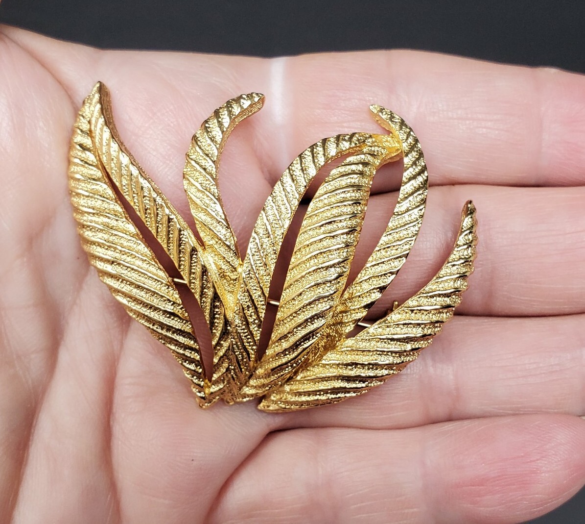 Christian Dior Leaf Brooch Vintage Matte & Gloss Gold tone Branches Pin ...