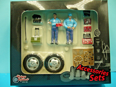 Unique Replicas: 1950s Garage Auto Replica Mechanics Set. 90026. 1:24 ...
