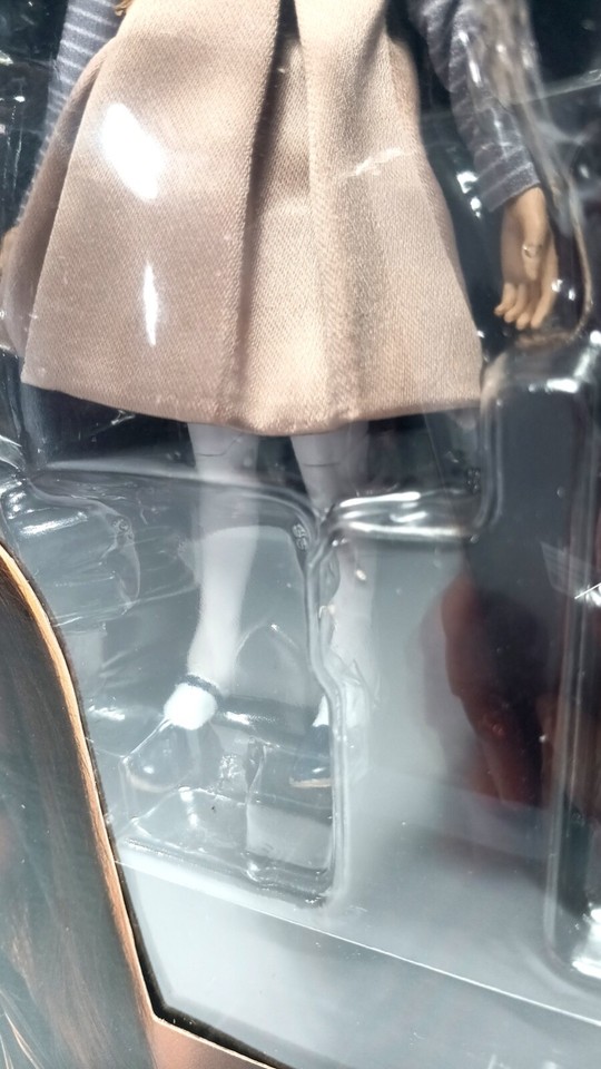 NECA MEGAN 5" M3GAN Action Figure NIB extra head faces hand weapons ...