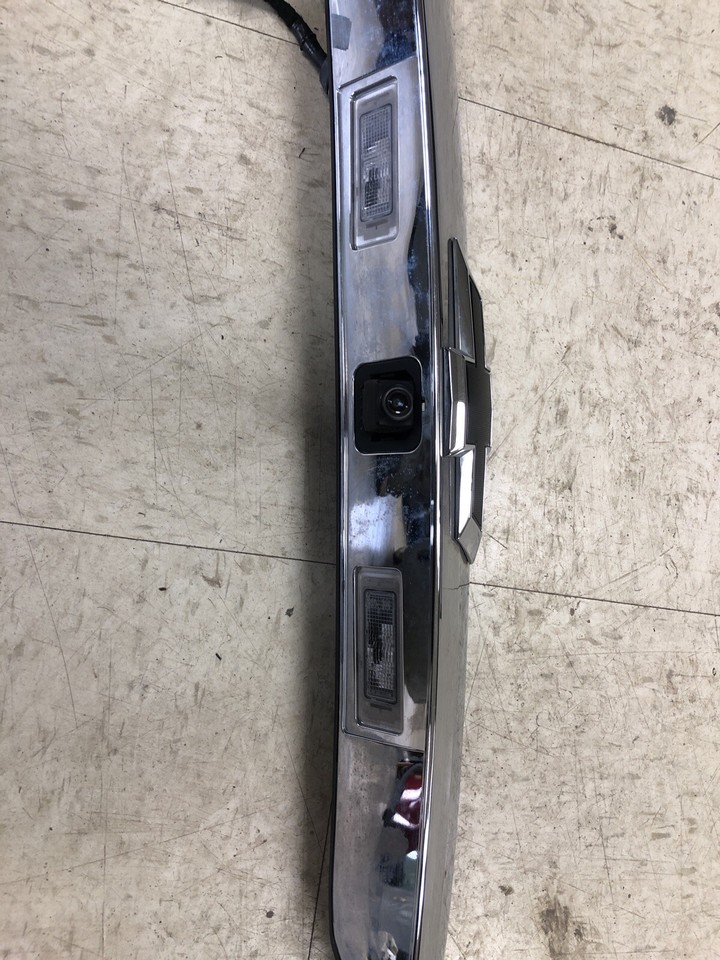 CHEVROLET TRAVERSE TRUNK LID MOLDING WITH CAMERA 84334572 OEM 18 19 ...