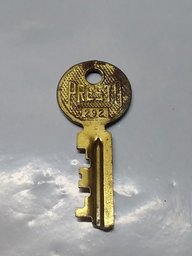 Vintage Presto Suitcase Luggage Briefcase Guitar Case Key # 292 | eBay