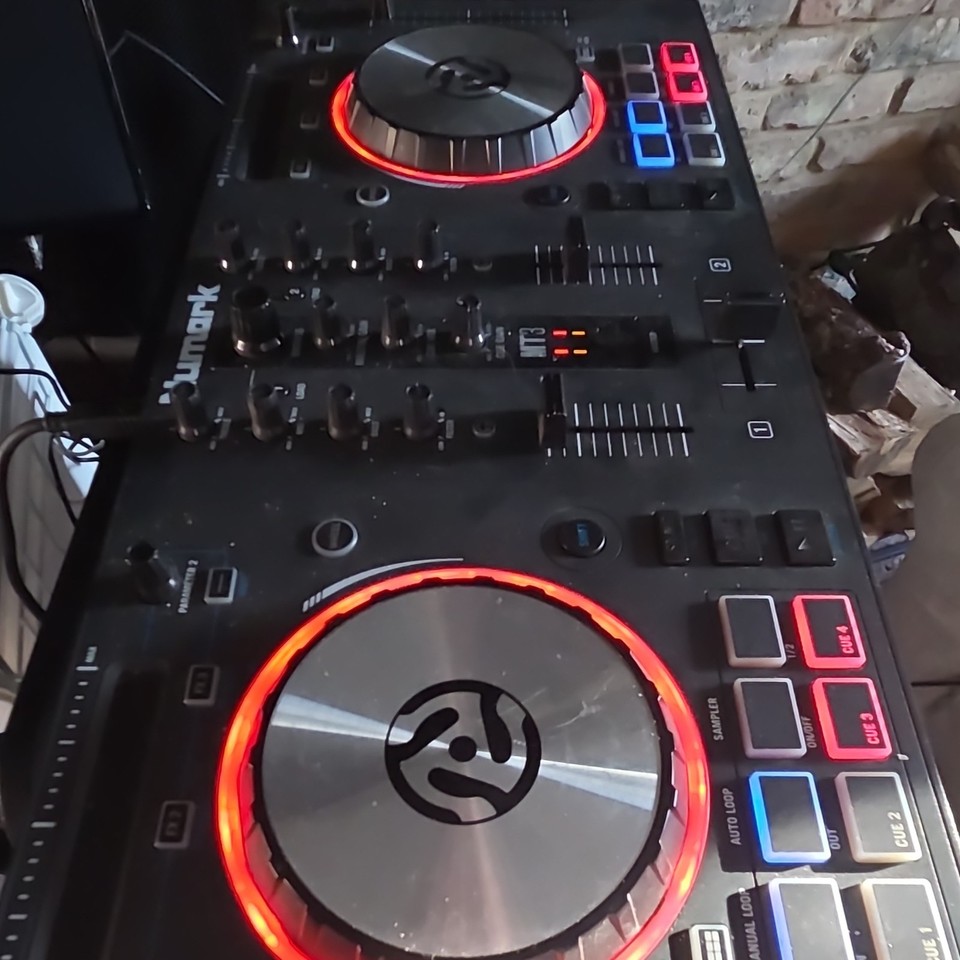Numark MT3 Double Deck DJ Controller Illuminated Jog Wheels Mixer USB ...