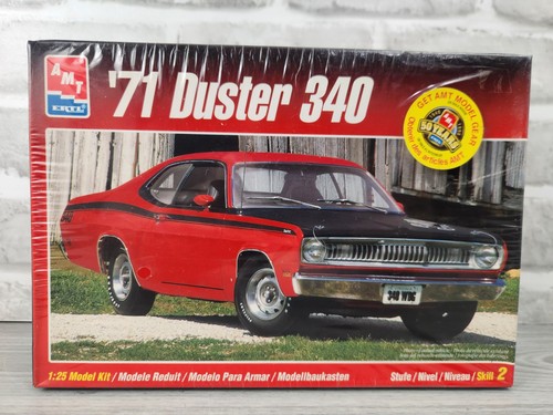 AMT 1971 '71 Duster 340 Six Pack 1:25 Scale Model Kit 8437 SEALED | eBay