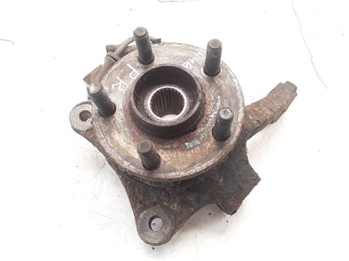 Chrysler PT Cruiser 2001 Front left wheel hub spindle knuckle ...