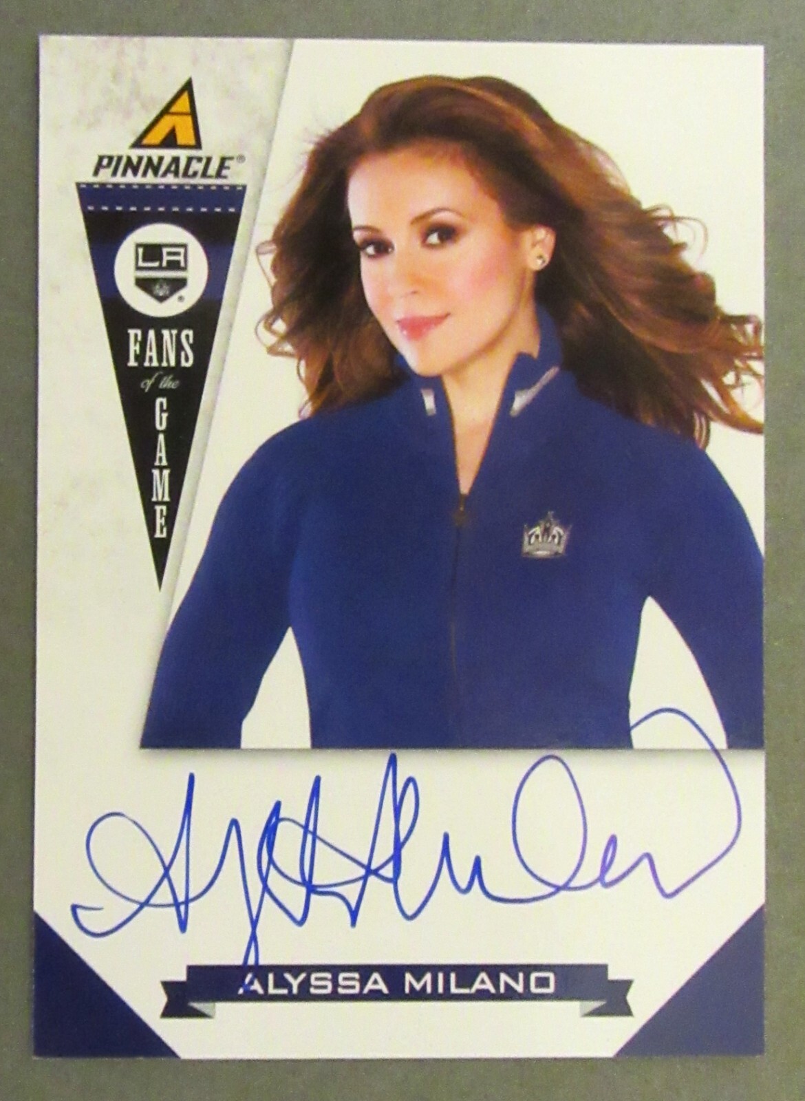 2011 ALYSSA MILANO Autograph Panini PINNACLE Fans of Game NHL hockey L ...