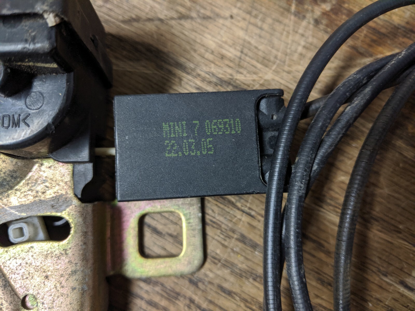 2005 MINI COOPER S R53 TRUNK LID OPENER LOCK LATCH ACTUATOR W/ CABLE ...