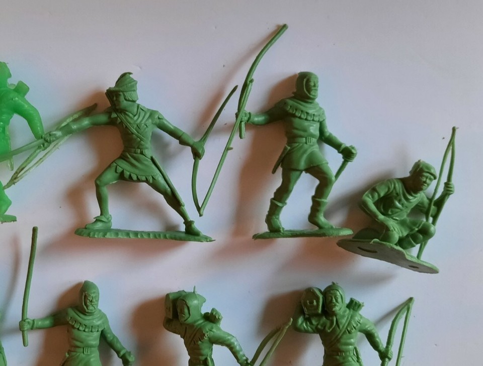 Lot of 22 vintage ROBIN HOOD plastic toy soldiers MARX 1960s | eBay