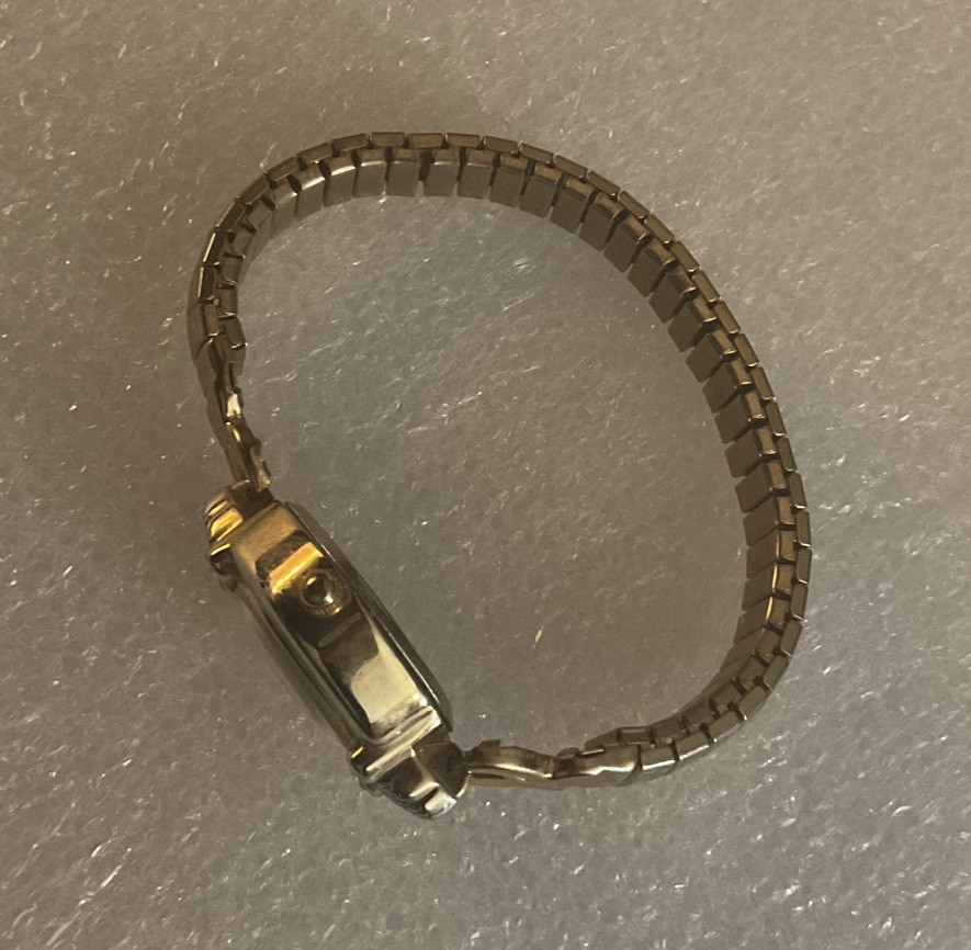 Collezie Women Quartz Wristwatch Round Dial Stretch Metal Band - Needs ...