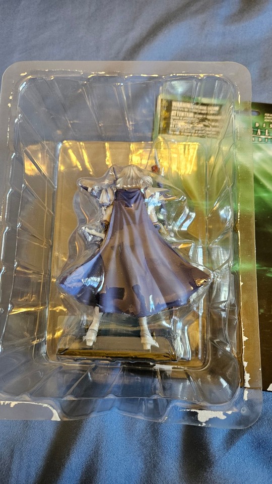 Dissidia Final Fantasy - Figurine Trading Arts - Cecil Harvey (from FF ...