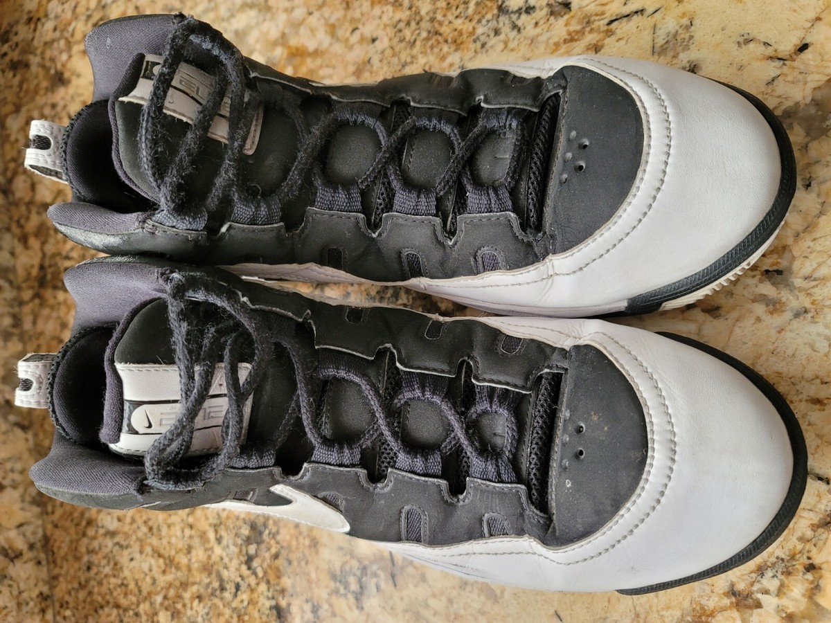 Nike Air Max Elite Basketball Shoes