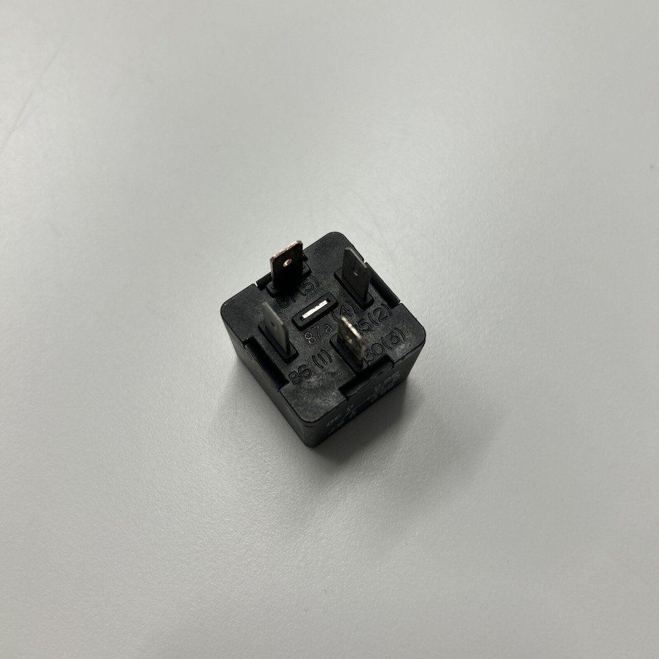 2006 Audi VW Multifunction Relay #373 8D0951253A PA66-GF30 | eBay