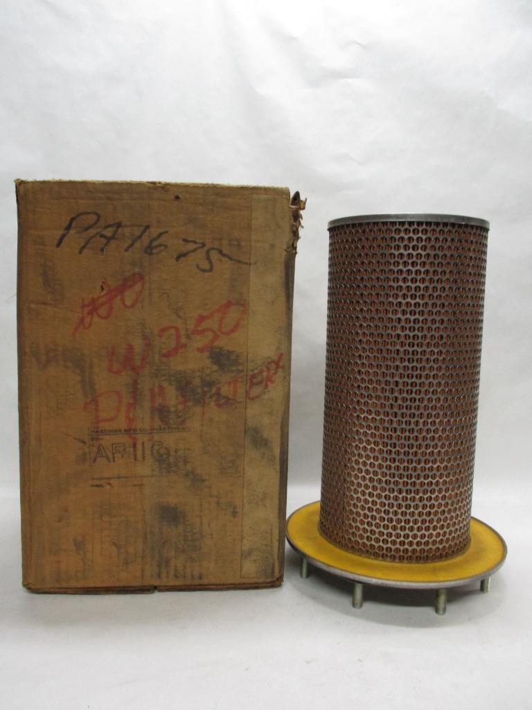 FLEETGUARD 8200015 - Air filter cross reference