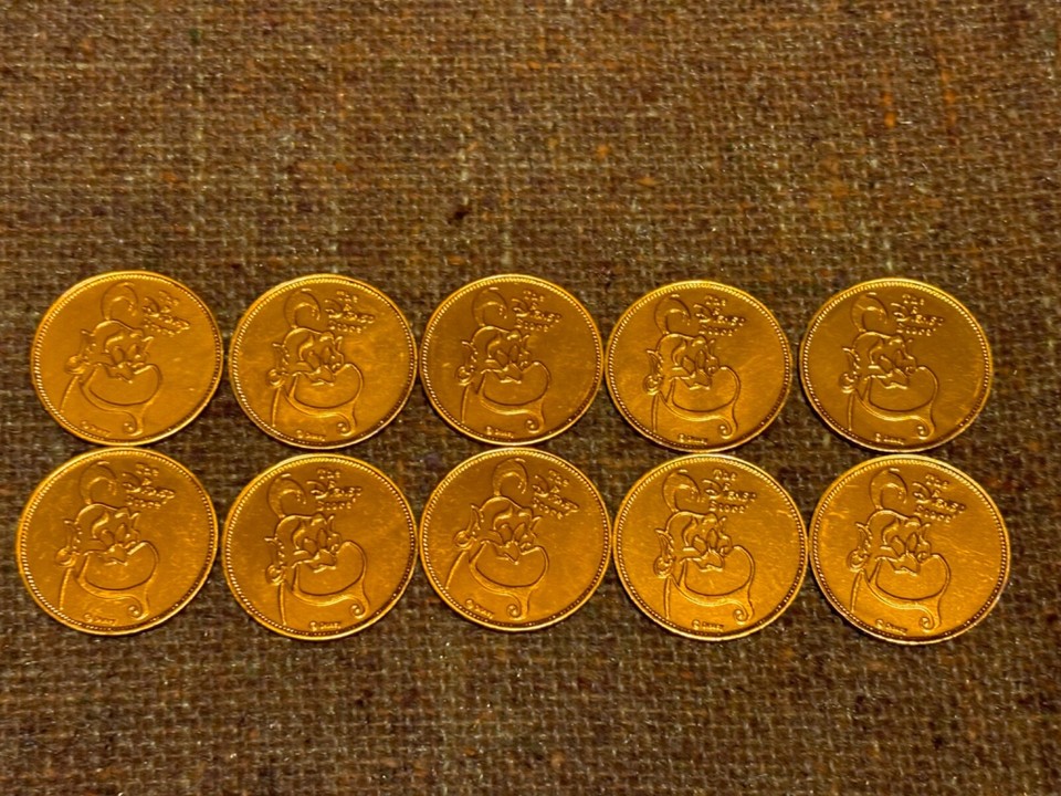 Lot of 10 vintage Disney Store Aladdin gold color Medallion Coin Token ...