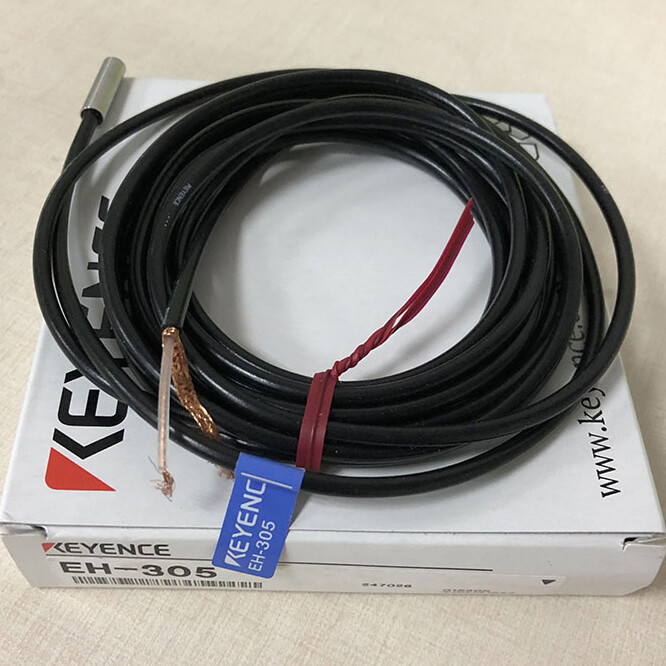One KEYENCE EH-305 Photoelectric Sensor New In Box Expedited Shipping ...