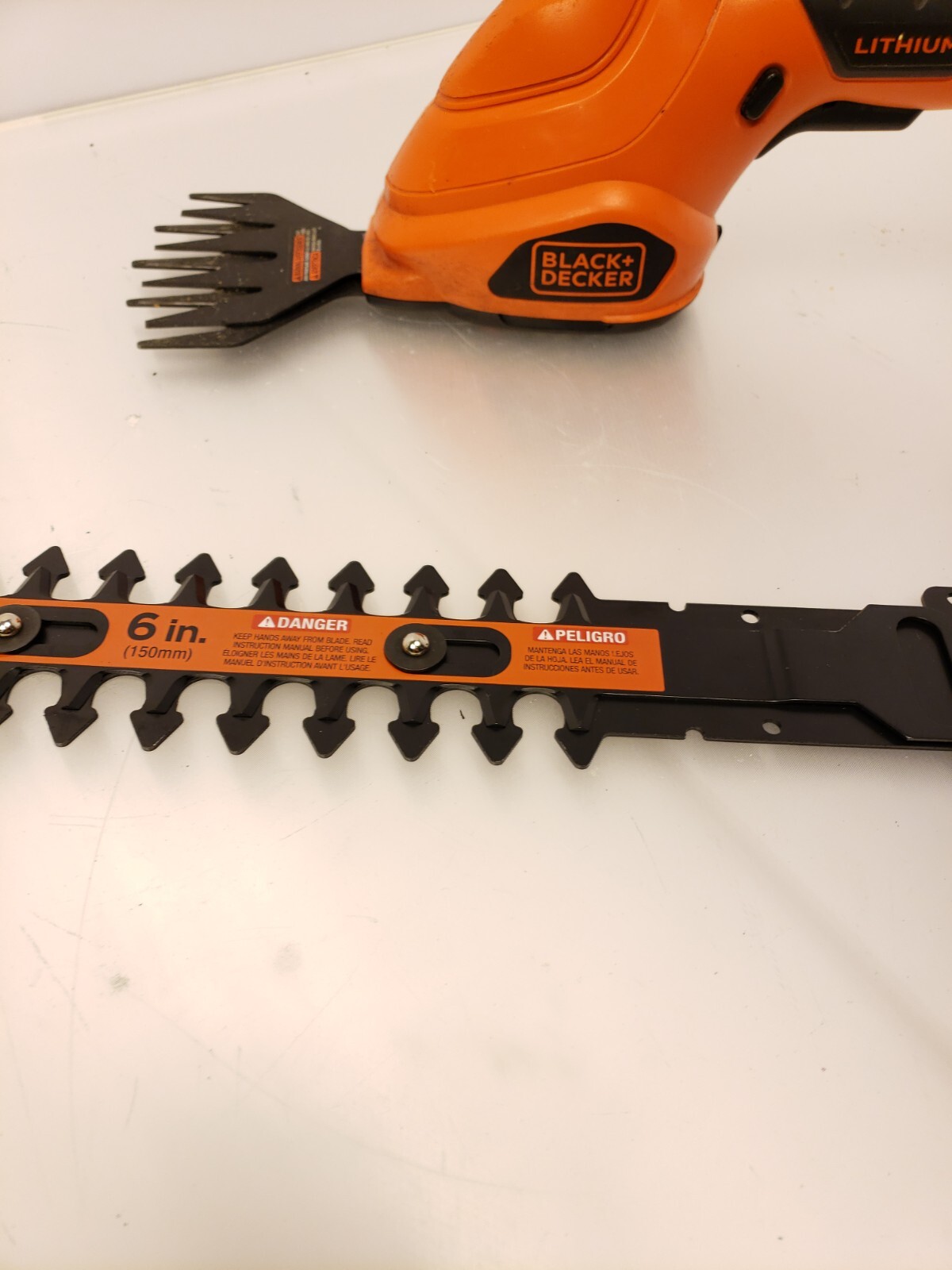 Black & Decker GSL35 2-in-1 Garden Shear Combo 3.6 V W Interchangeable ...