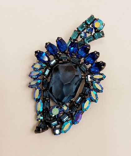 Vintage blue ab rhinestones - Gem