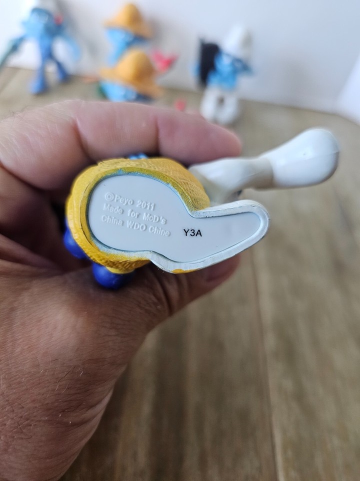 McDonalds Toys Smurf Movie 2011 Hefty Gutsy Clumsy Party & Papa Smurf ...