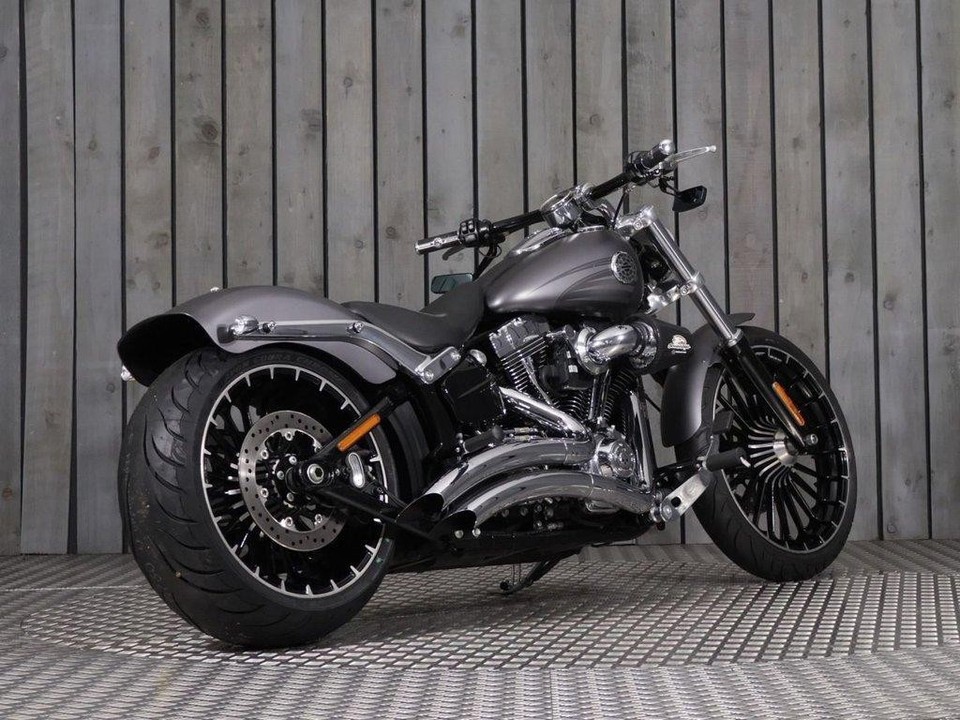 2017 17 HARLEY-DAVIDSON SOFTAIL FXSB BREAKOUT 1690 | eBay UK