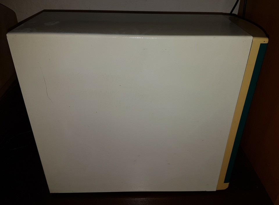 Vintage old AT case GREEN PC MHz display . Old case modern look 586 ...
