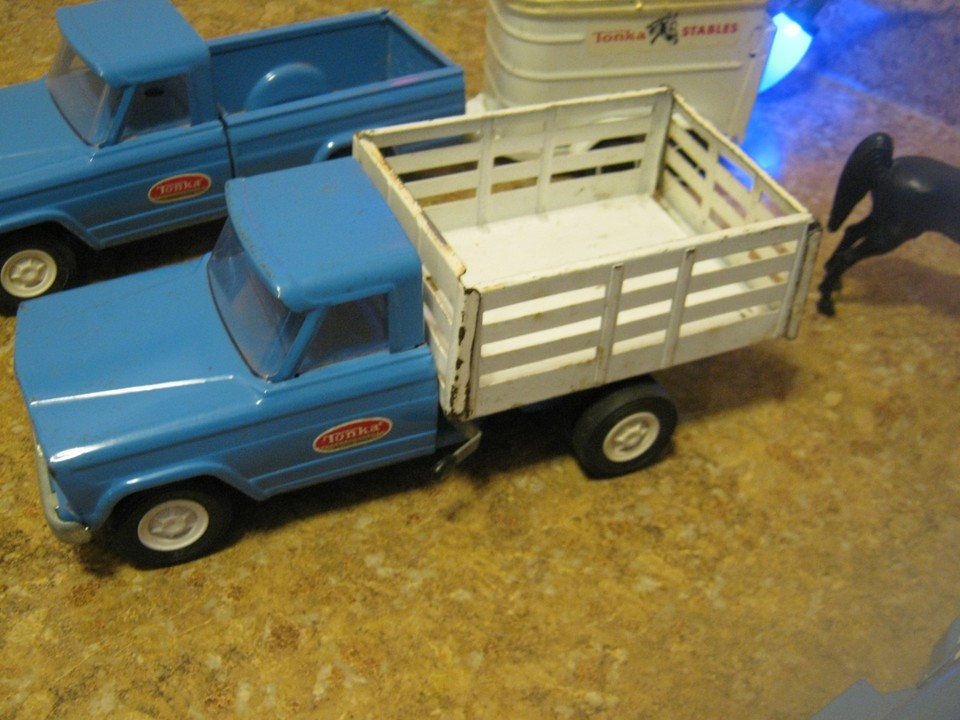 60s Tonka Mini Stable Set #1104 with a Jeep/Stake Truck/Pickup ...