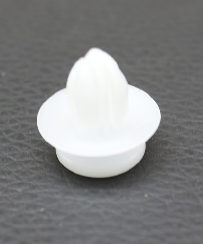 10x For Mitsubishi MU000573 Speaker Grille & Rocker Moulding Retainer ...