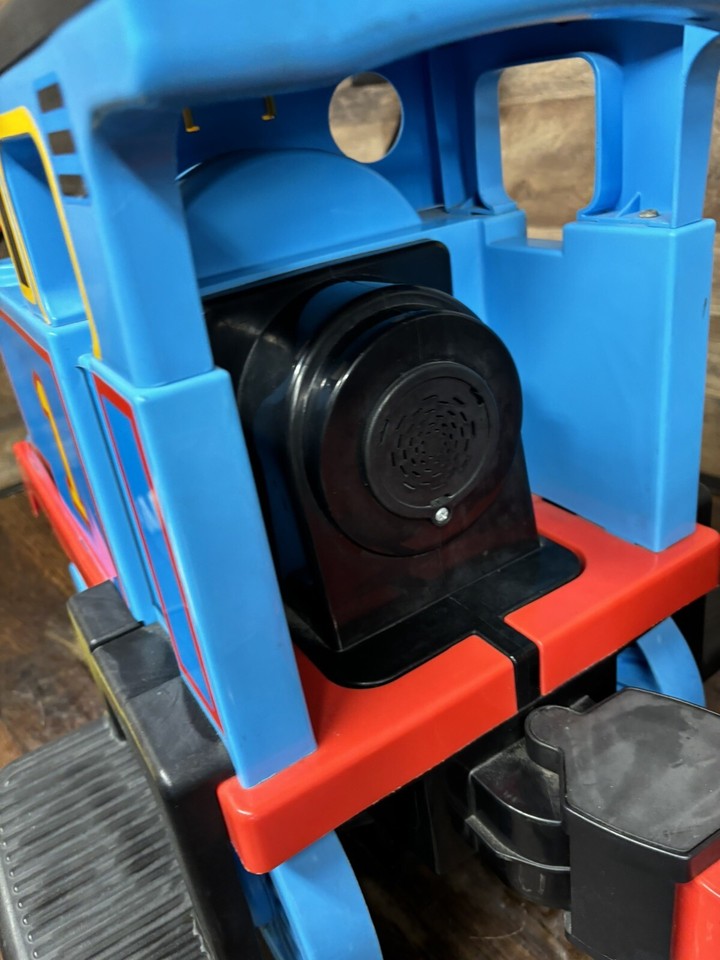 Thomas The Train Tank Engine Ride On 12 Train tracks Peg Pèrego ...