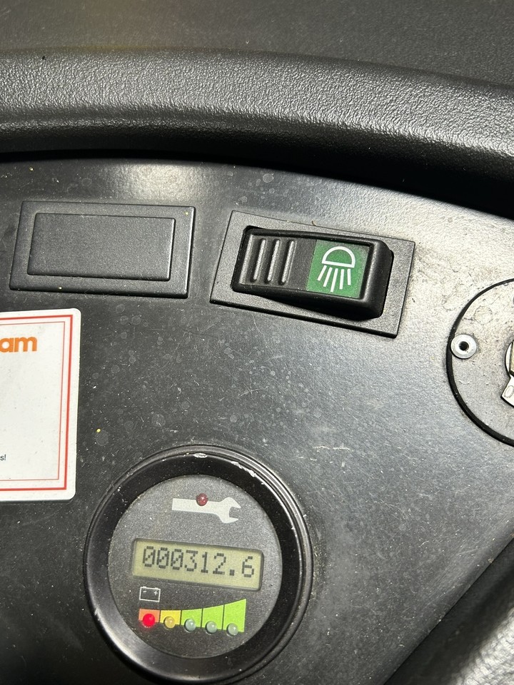 Hyster E40HSD Electric Stand-Up Forklift Truck 4000 Lb. Capacity 36V ...