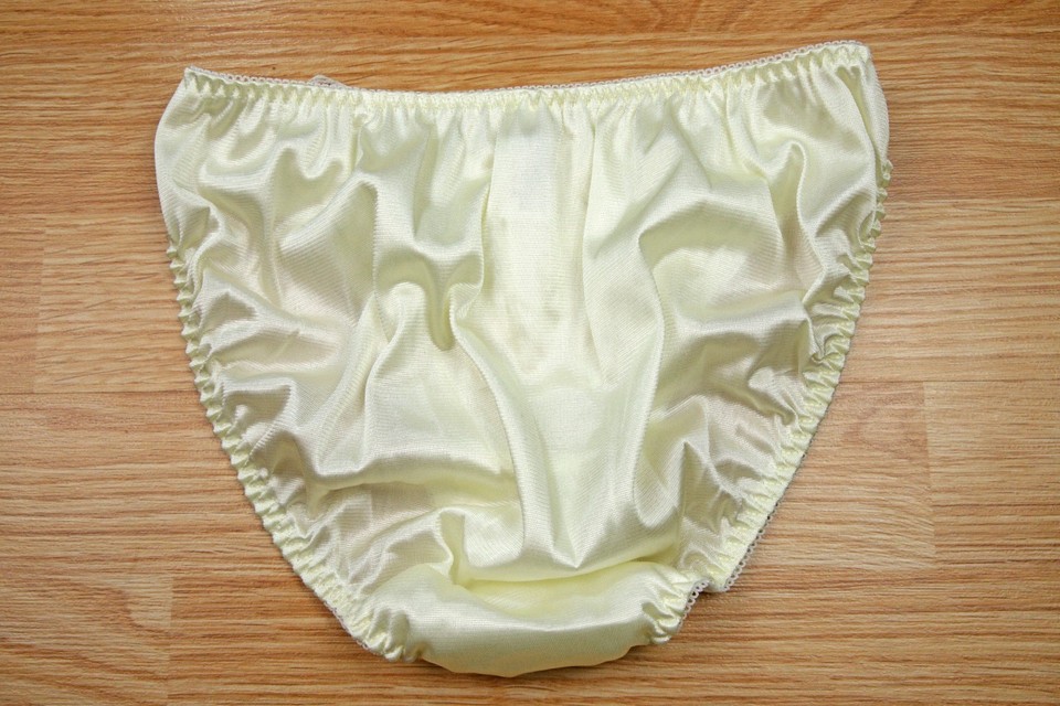VINTAGE JAPANESE NYLON SHINY SLIPPERY PRETTY CUTE LIGHT YELLOW PANTY ...