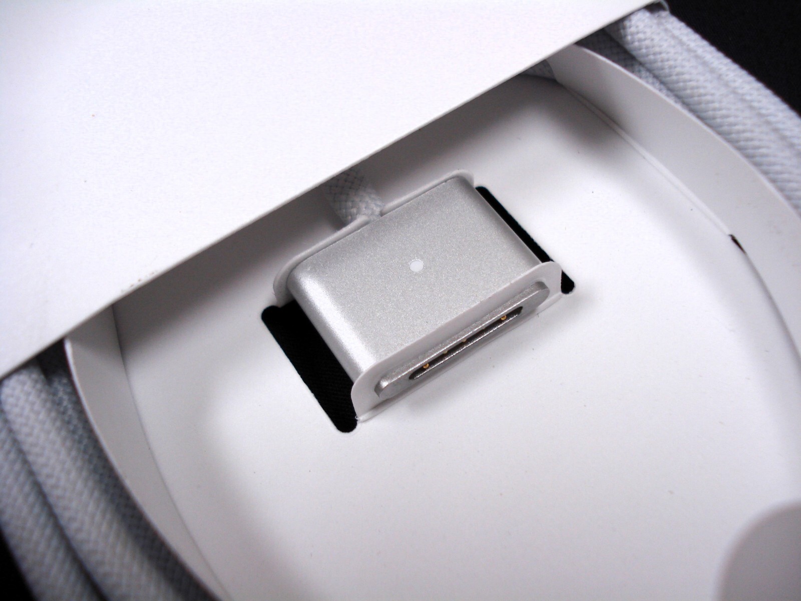 Genuine Apple MacBook Air Pro 13" 14" 16" USB-C to MagSafe 3 6ft Cable ...