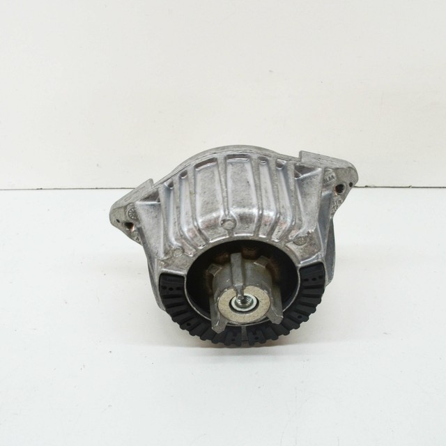 Mercedes-Benz C-class W204 Left Side Engine Mount A2122406317 Genuine ...